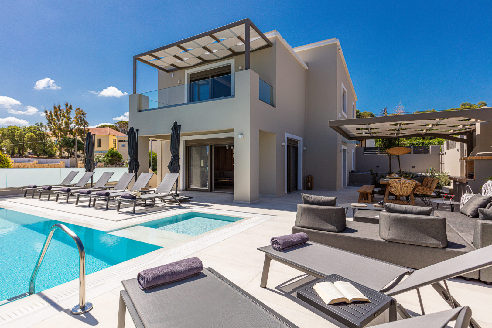 Lagoon Seabreeze Villa, a Sumptuous Retreat | Think Villa